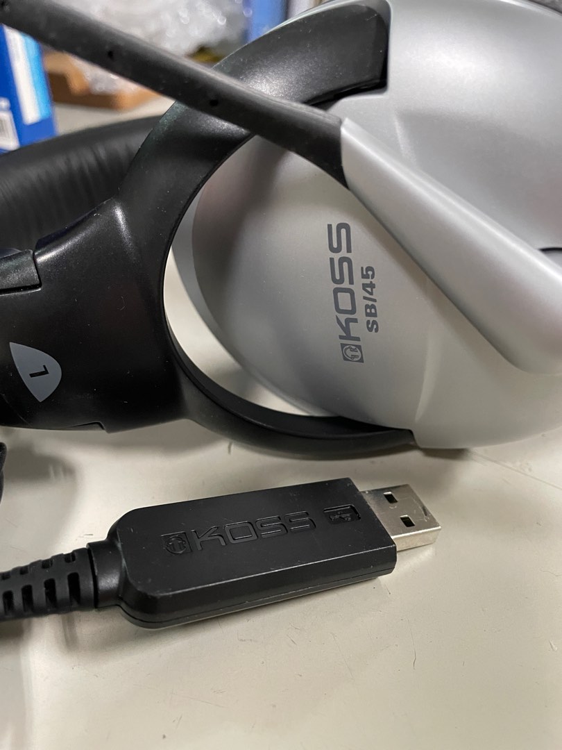 美國 高斯 KOSS SB/45 頭戴式耳罩耳機 麥克風 耳麥, 耳機及錄音音訊設備, 頭戴式耳機在旋轉拍賣