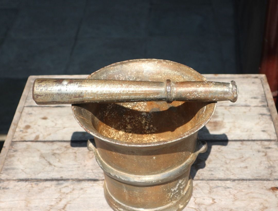 Lumpang/Penumbuk Bumbu Lawas/Lumpang Alu Besi Lawas, Antik, Lainnya di ...