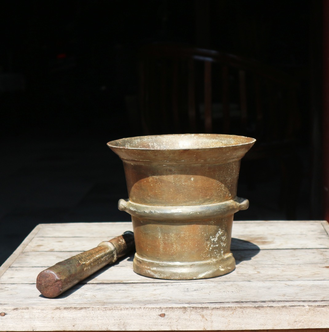 Lumpang/Penumbuk Bumbu Lawas/Lumpang Alu Besi Lawas, Antik, Lainnya di ...