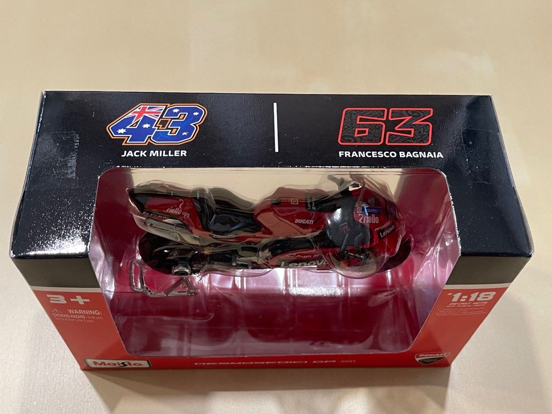 Maisto motorcycle 1/18 die cast metal with Plastic Parts Ducati 63 ...
