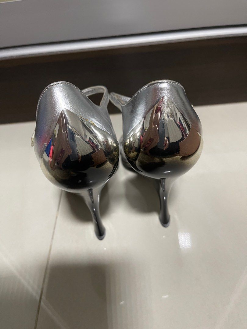 Miu Miu heels, Women's Fashion, Footwear, Heels on Carousell