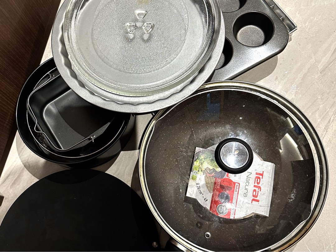 Muslim owned Bakeware and cookware and many others not in photos ...