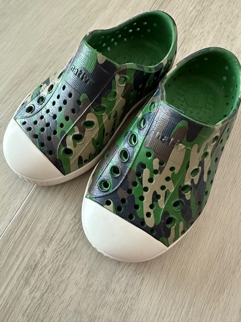 Native shoes C6, Babies & Kids, Babies & Kids Fashion on Carousell