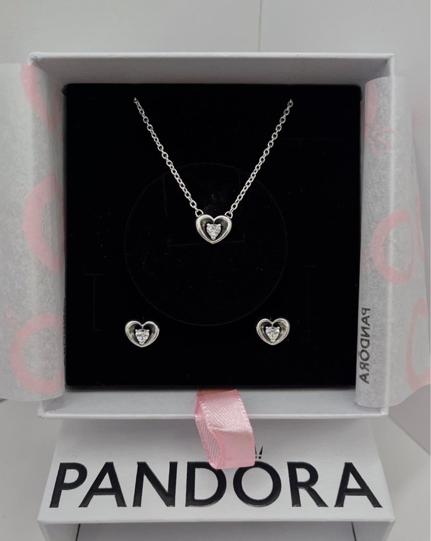 Pandora set, Women's Fashion, Jewelry & Organizers, Necklaces on Carousell