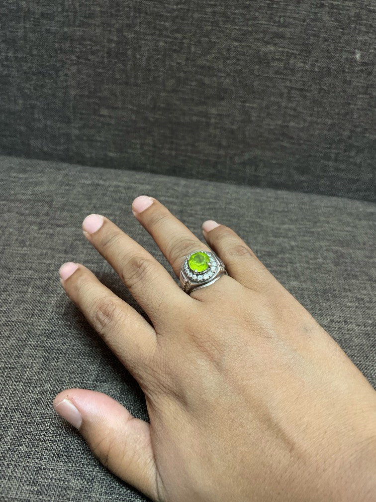 Peridot, Men's Fashion, Watches & Accessories, Jewelry on Carousell
