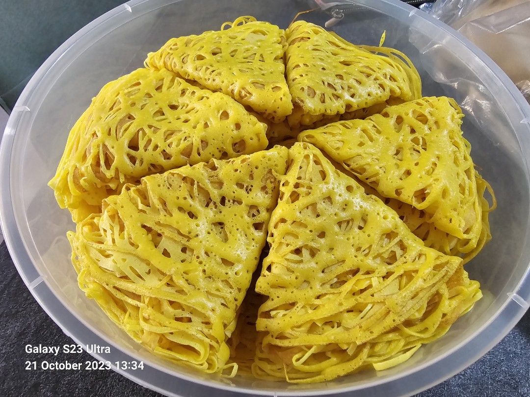 Roti Kirai / Lemak Ketam, Food & Drinks, Local Eats on Carousell