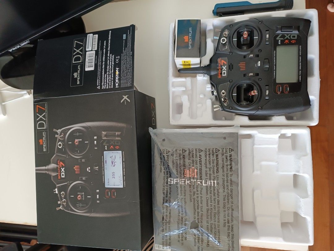 Spektrum DX7 7 channel Transmitter Gen 2 with AR8000 reciever, Hobbies ...