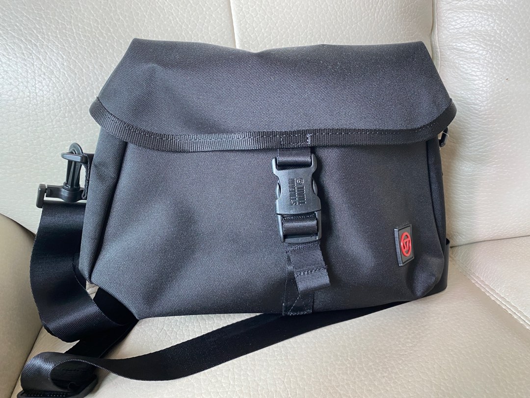 Stream Trail Ap Trapezoid, 男裝, 袋, 小袋 - Carousell