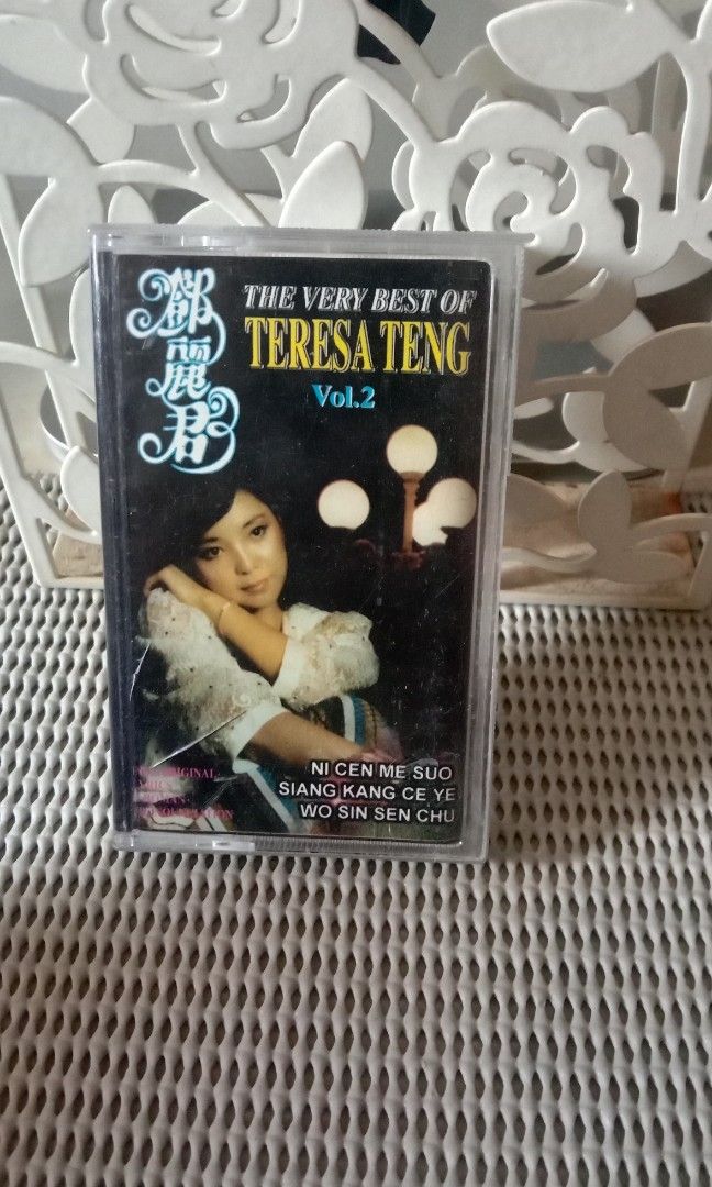 The very best of teresa teng | kaset pita, Musik & Media, CD, DVD & Lainnya di Carousell