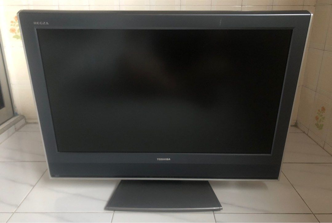 Toshiba LCD TV, TV & Home Appliances, TV & Entertainment, TV on Carousell