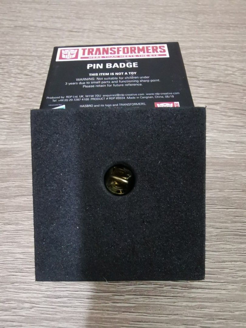 Transformer 35th Anniversary Pin Badge, 興趣及遊戲, 玩具 & 遊戲類 - Carousell
