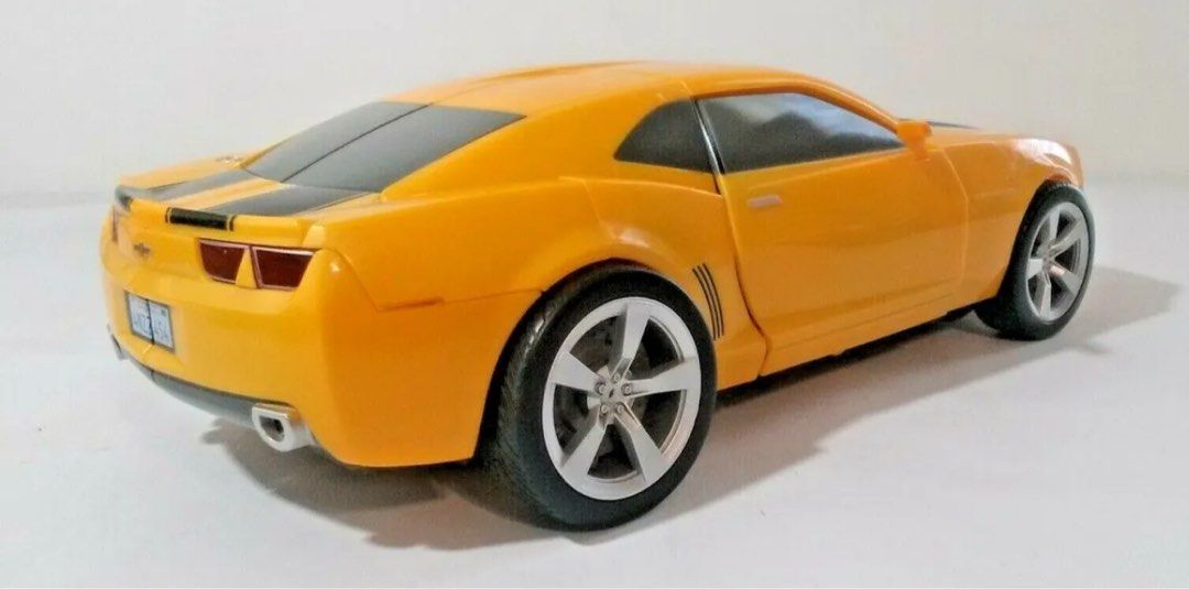 Transformers Yellow Chevy Camaro BUMBLEBEE Bumble Bee 2007 Hasbro ...