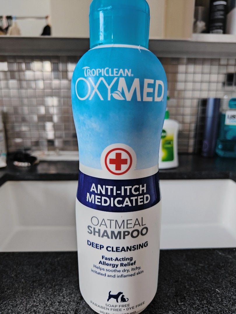 TropiClean Oxymed shampoo, Pet Supplies, Health & Grooming on Carousell