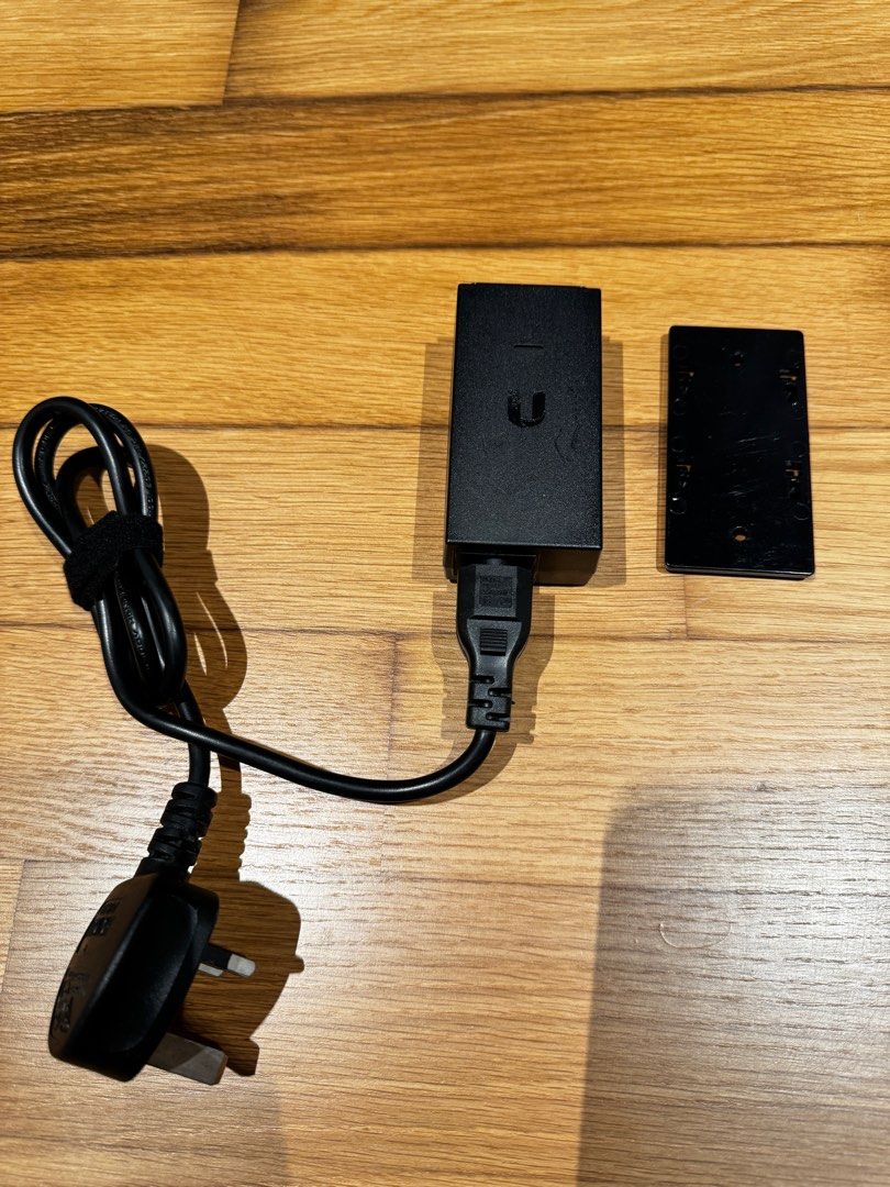 Ubiquiti Unifi POE injector Adapter -12W, Computers & Tech, Parts ...