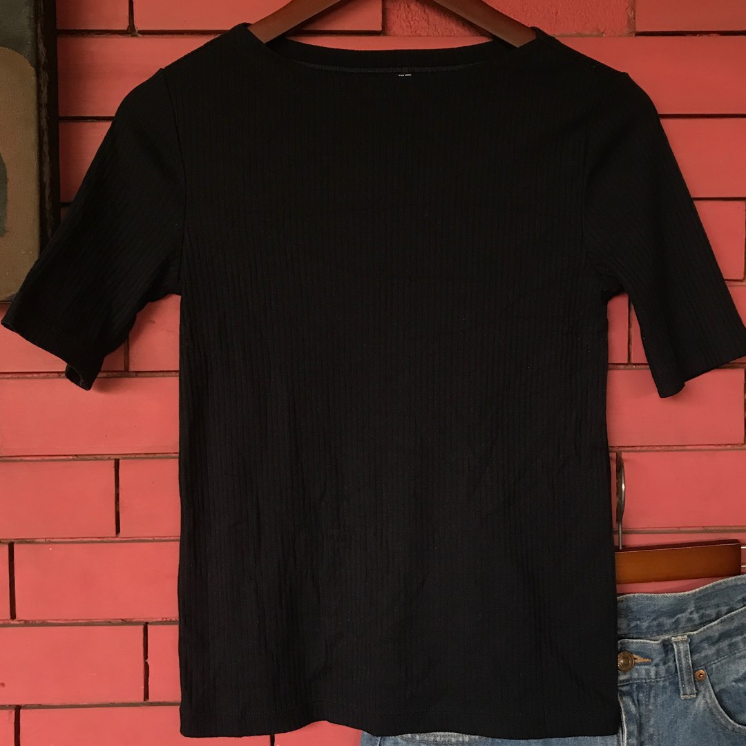 Uniqlo ribbed basic top navy, Women's Fashion, Tops, Blouses on Carousell
