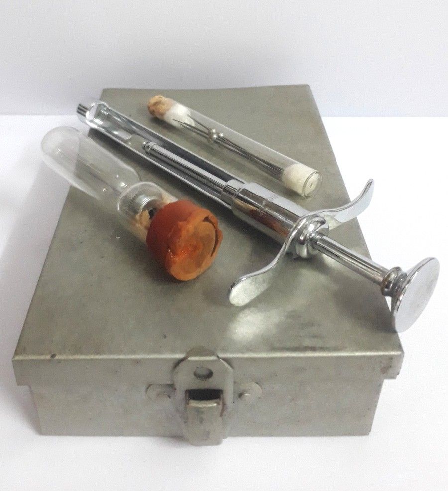 Vintage Boots Viule Cartridge Syringe, Health & Nutrition, Medical ...