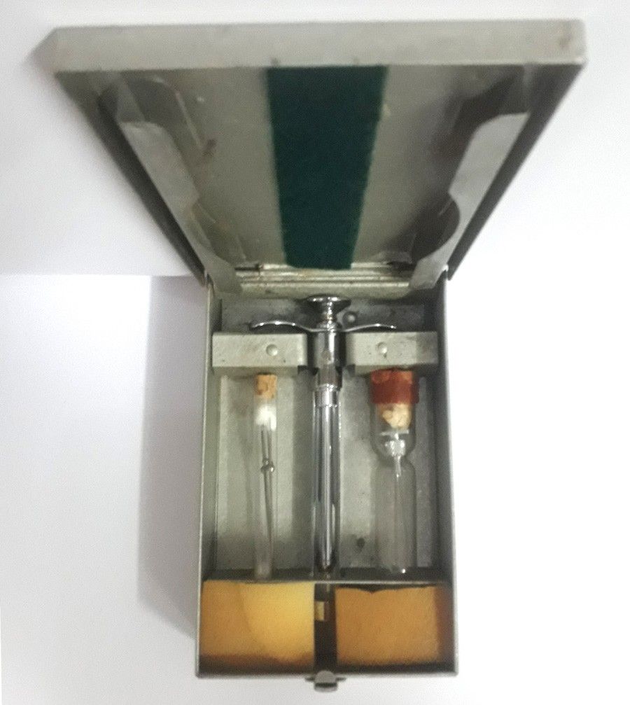 Vintage Boots Viule Cartridge Syringe, Health & Nutrition, Medical ...