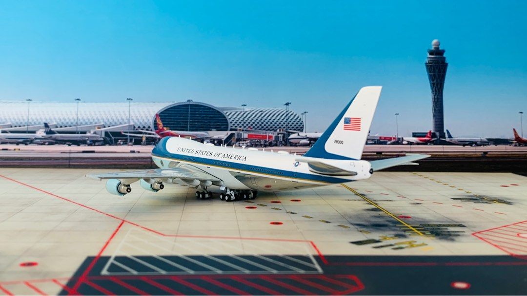 US Air Force One Boeing 747-200 (VC-25A) / Reg No. 28000/ By GeminiJets ...