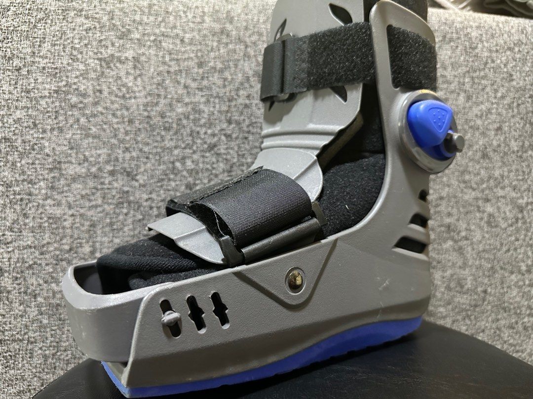 Aircast boot walker with Shoe balancer, Health & Nutrition, Braces ...
