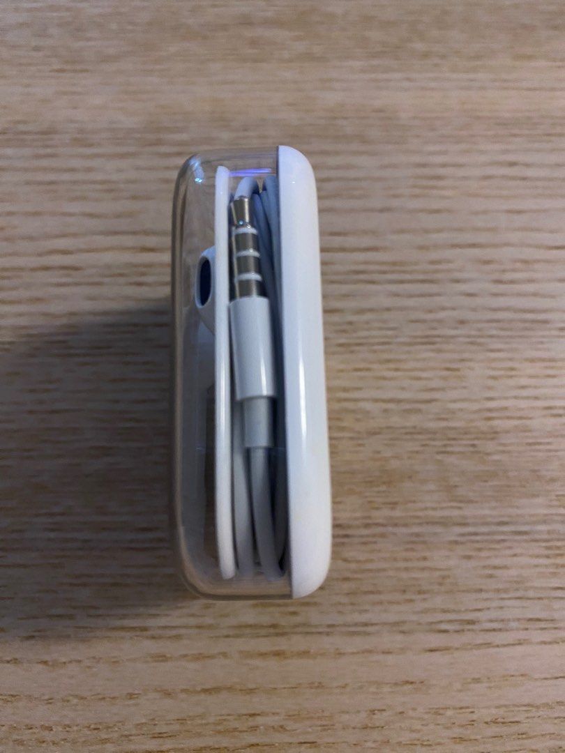 Authentic apple ear piece, Audio, Earphones on Carousell