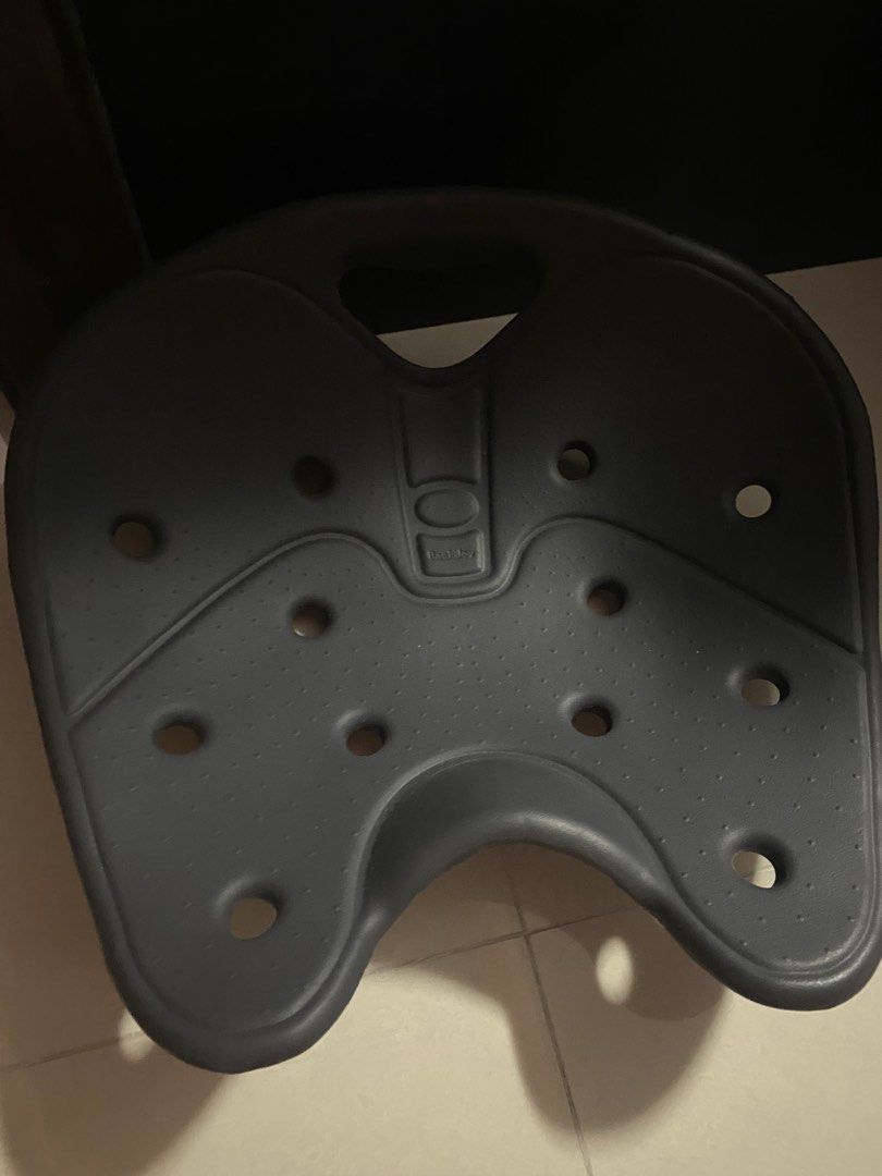 Backjoy SitSmart posture correct, Health & Nutrition, Braces, Support & Protection on Carousell