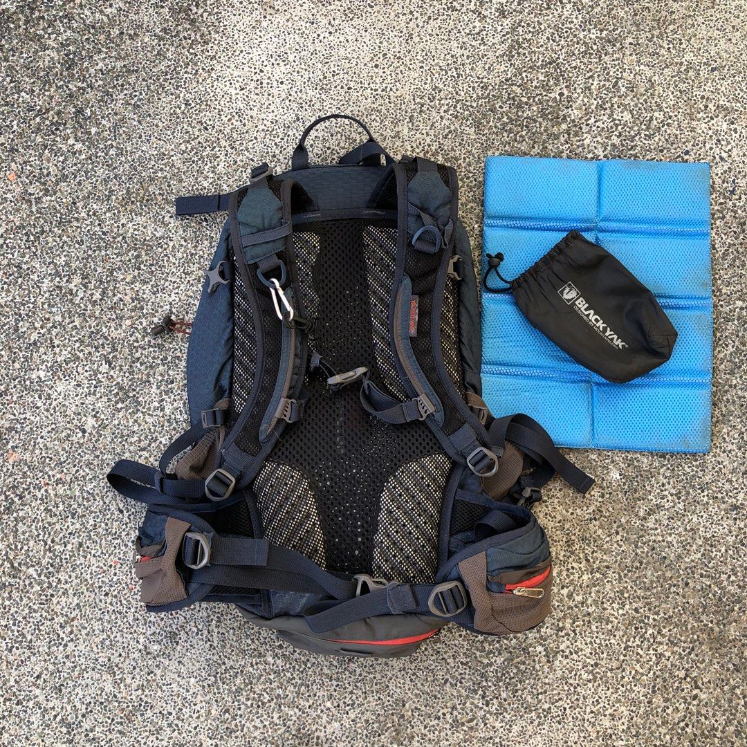 Black Yak Lux32Liters Backpack, Men's Fashion, Bags, Backpacks on Carousell