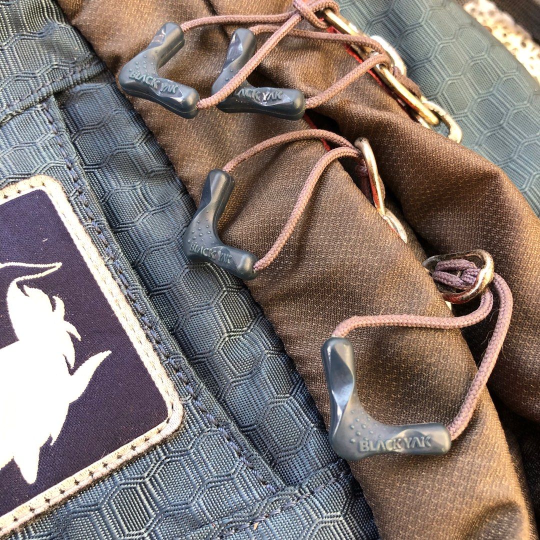 Black Yak Lux32Liters Backpack, Men's Fashion, Bags, Backpacks on Carousell