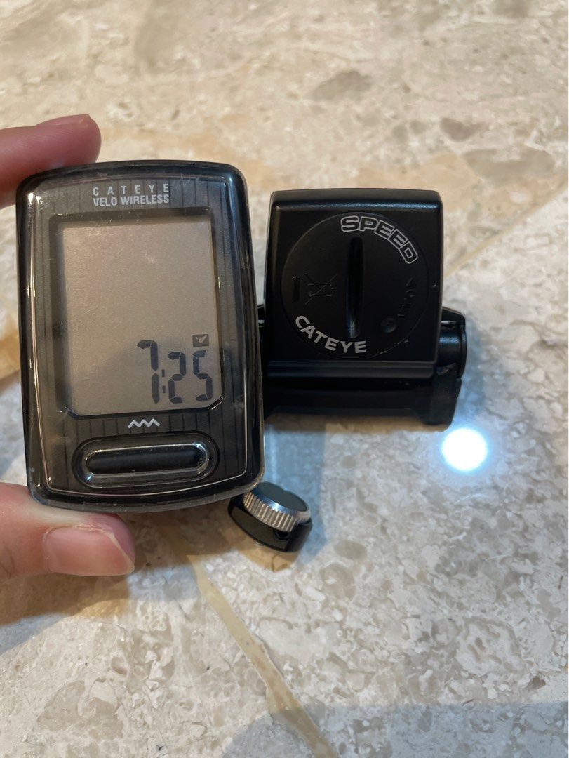 Cateye velo wireless speedometer set, Sports Equipment, Bicycles ...