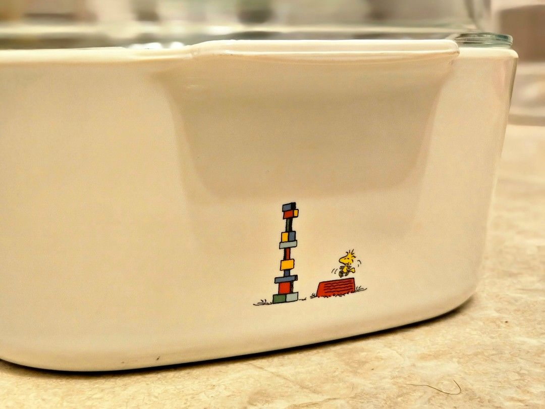 Charlie Brown & Snoopy Casserole ceramic Pot, Furniture & Home Living ...