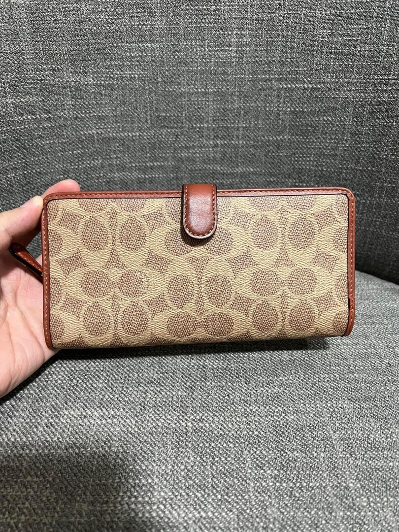 Coach bifold retail wallet, Luxury, Bags & Wallets on Carousell