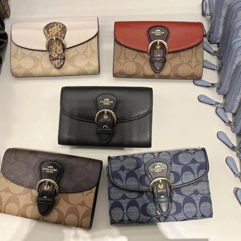 COACH WALLET WOMEN, Luxury, Bags & Wallets on Carousell