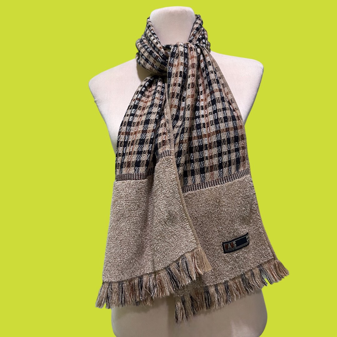DAKS London Scarf, Women's Fashion, Watches & Accessories, Scarves on ...