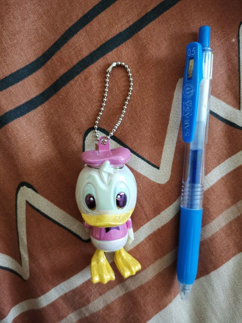 Disney Daisy keychain, Hobbies & Toys, Toys & Games on Carousell