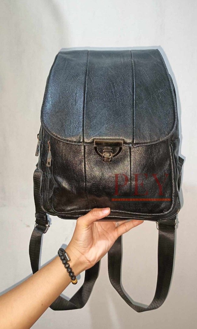 Dusto Backpack, Women's Fashion, Bags & Wallets, Backpacks on Carousell