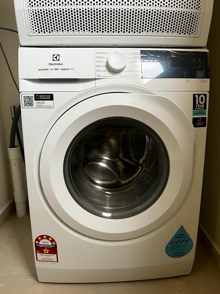 Electrolux 8kg Washing Machine EWF8024D3WB ultimate care Front Load, TV ...