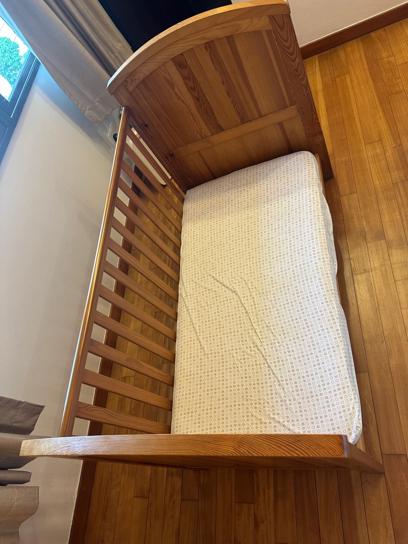 *FREE* Baby cot / bed for newborn to 7 years, Babies & Kids, Baby ...