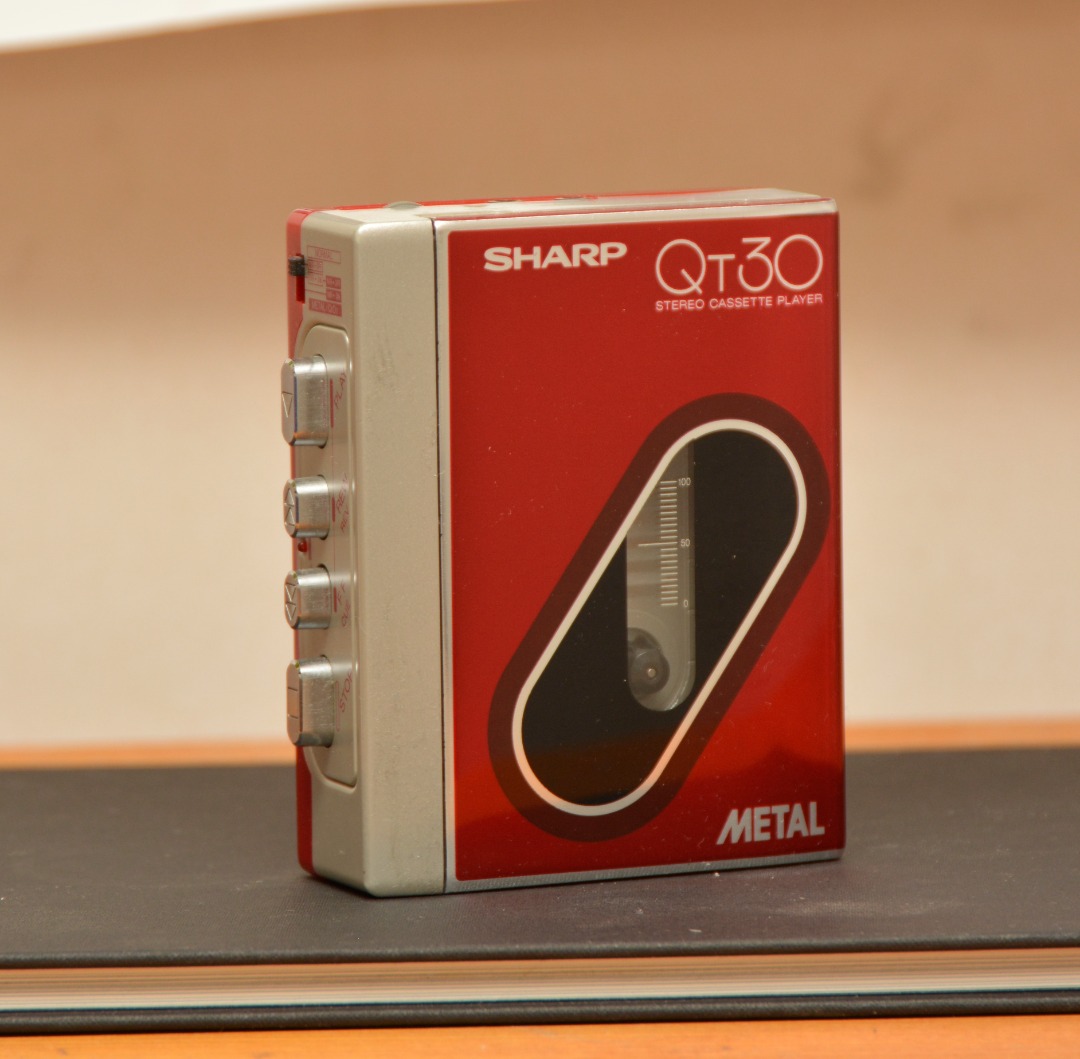 *FULLY FUNCTIONING* Sharp QT-30 Walkman, 音響器材, 音樂播放裝置 MP3及CD Player - Carousell