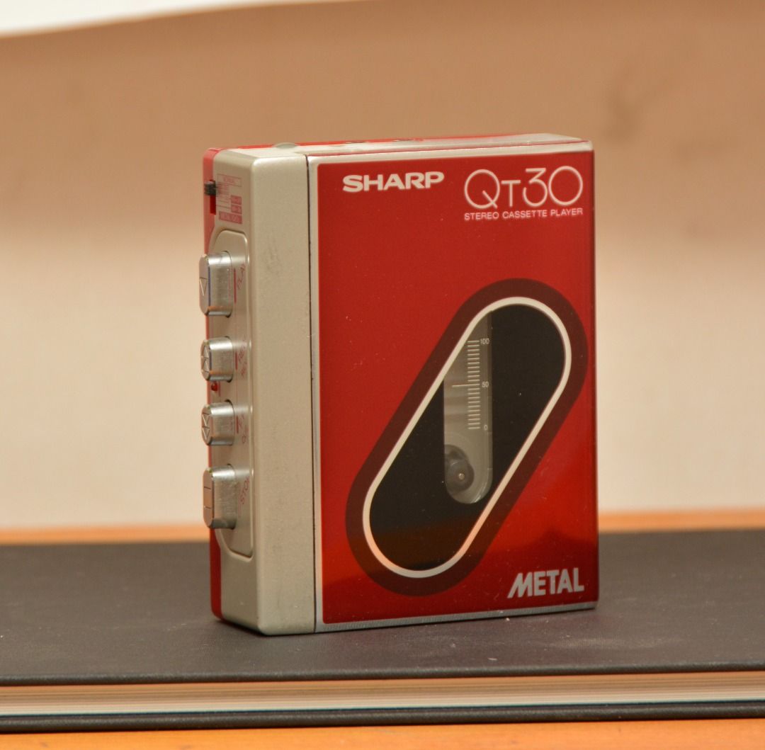 *FULLY FUNCTIONING* Sharp QT-30 Walkman, 音響器材, 音樂播放裝置 MP3及CD Player - Carousell