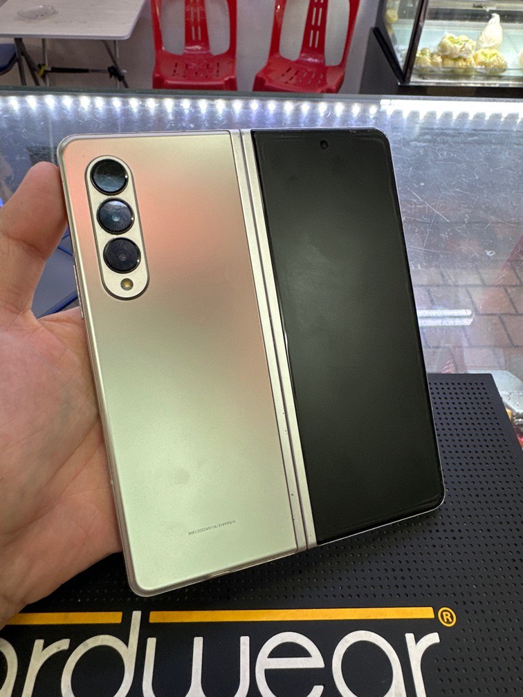 Galaxy Z Fold 3 Phantom Silver 256GB, Mobile Phones & Gadgets, Mobile ...