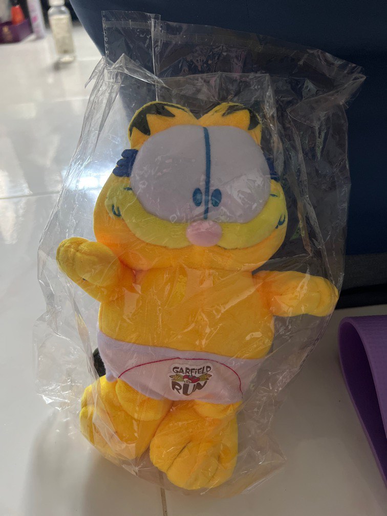Garfield run doll, Hobbies & Toys, Toys & Games on Carousell
