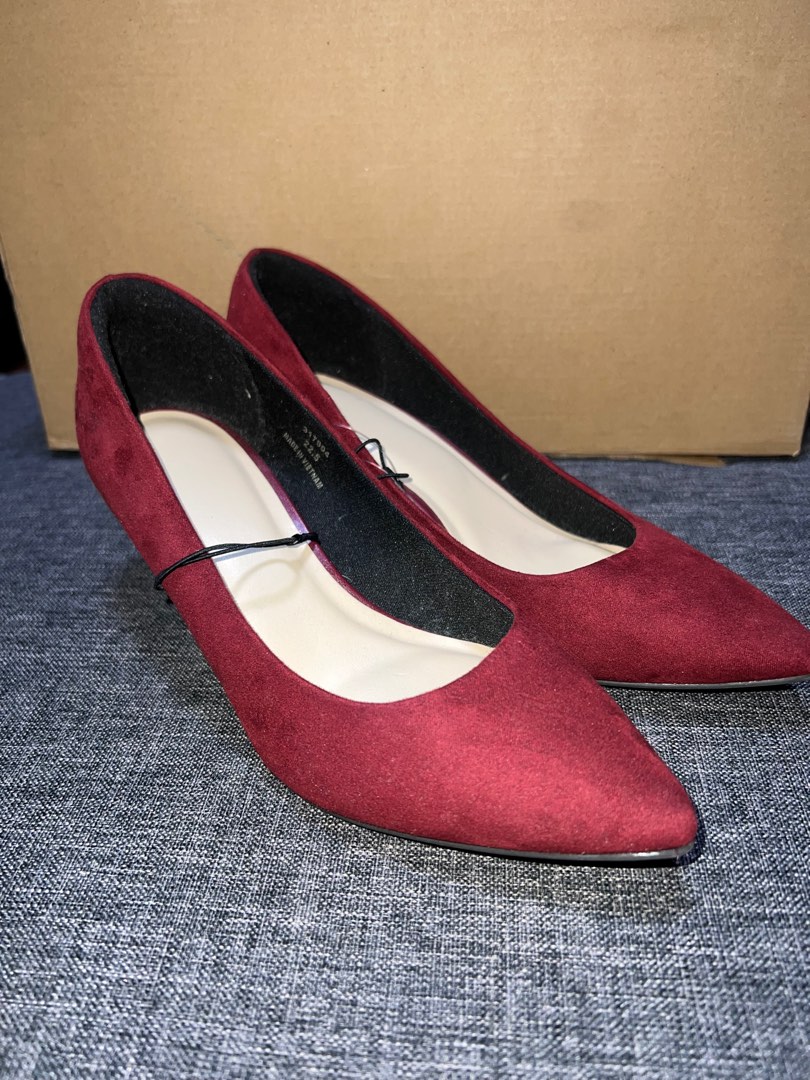 GU Mini Heels Maroon, Women's Fashion, Footwear, Heels on Carousell