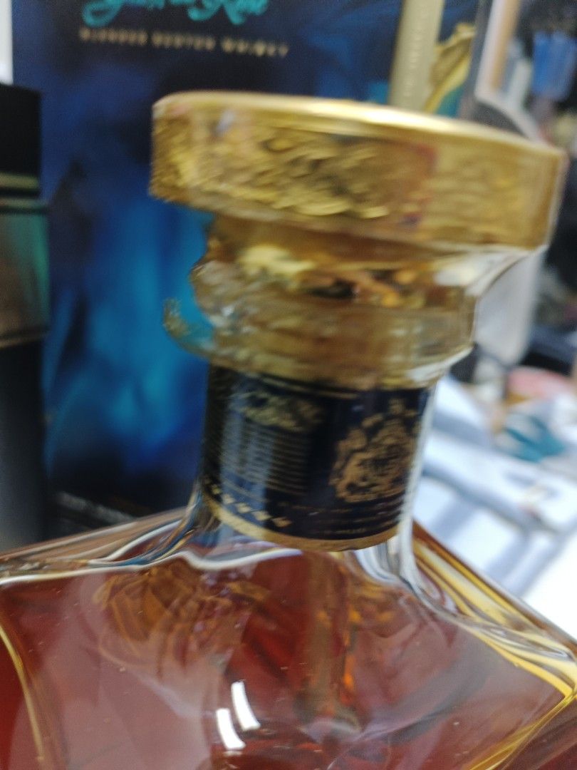 Johnnie Walker Blue Label King George V, Food & Drinks, Alcoholic ...