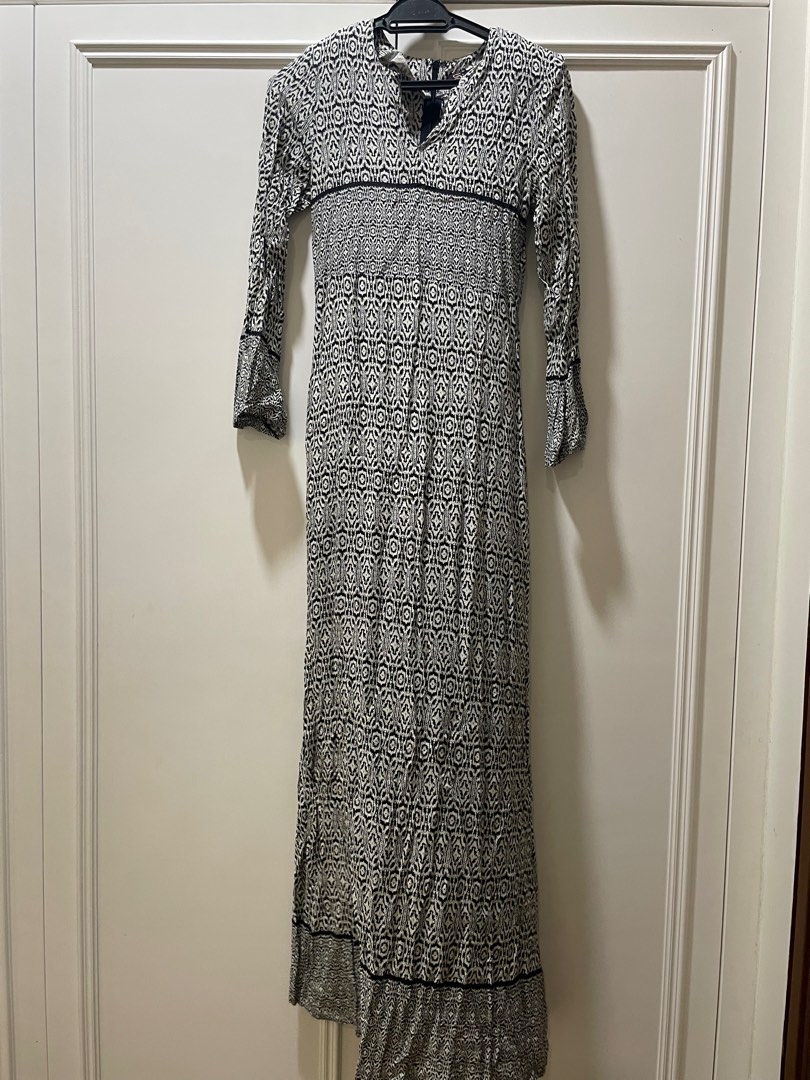 Jubah Sireh Pinang, Women's Fashion, Dresses & Sets, Traditional ...
