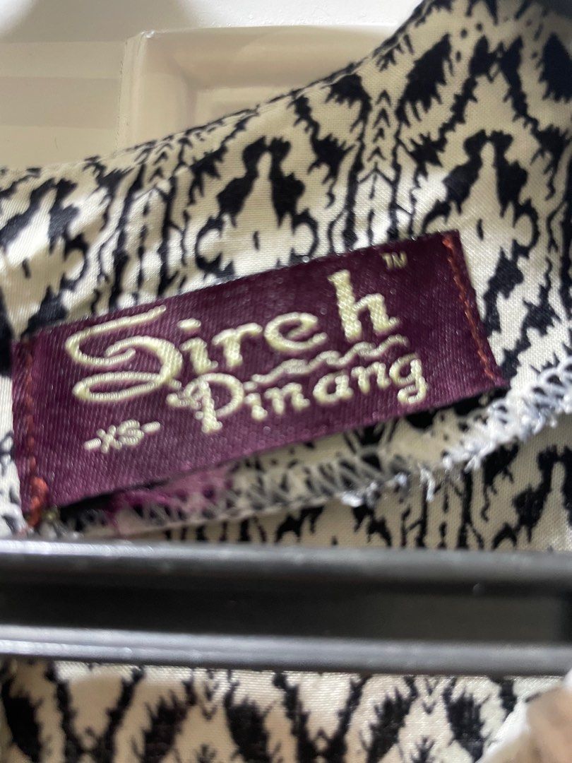 Jubah Sireh Pinang, Women's Fashion, Dresses & Sets, Traditional ...