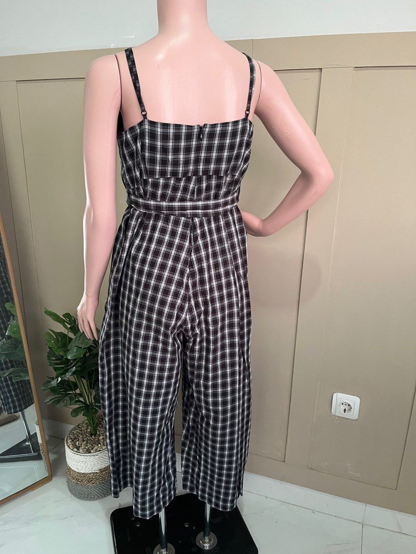 Jumpsuit kotak midi, Fesyen Wanita, Pakaian Wanita, Jumpsuits di Carousell
