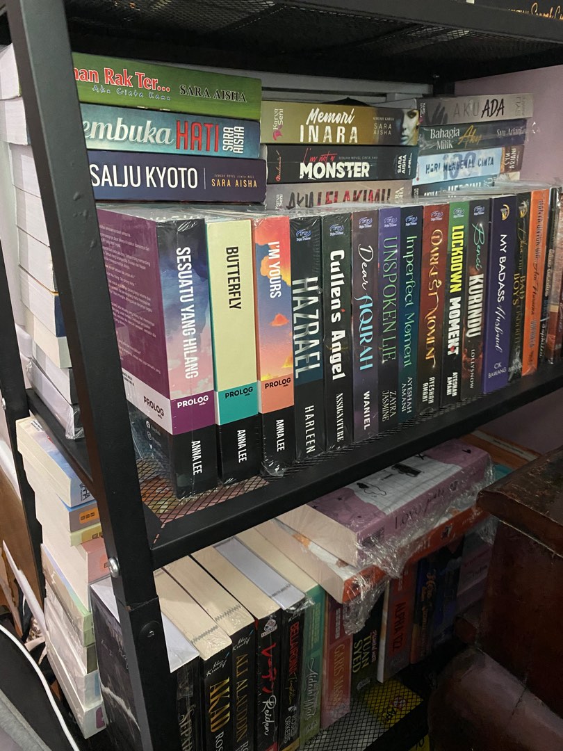 Malay novel | Novel Melayu, Hobbies & Toys, Books & Magazines, Fiction ...