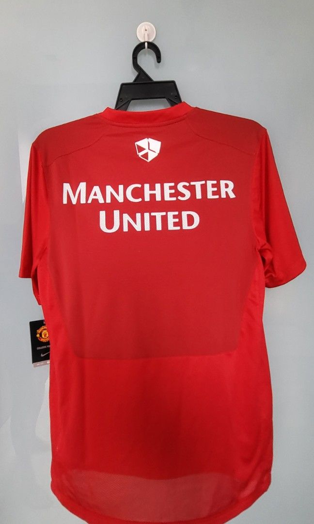 Manchester United Training Kit, Men's Fashion, Activewear on Carousell