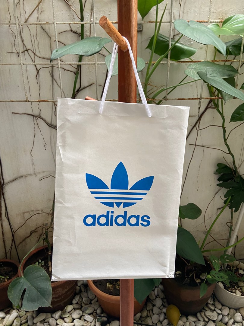 paper bag adidas, Serba Serbi, Others di Carousell