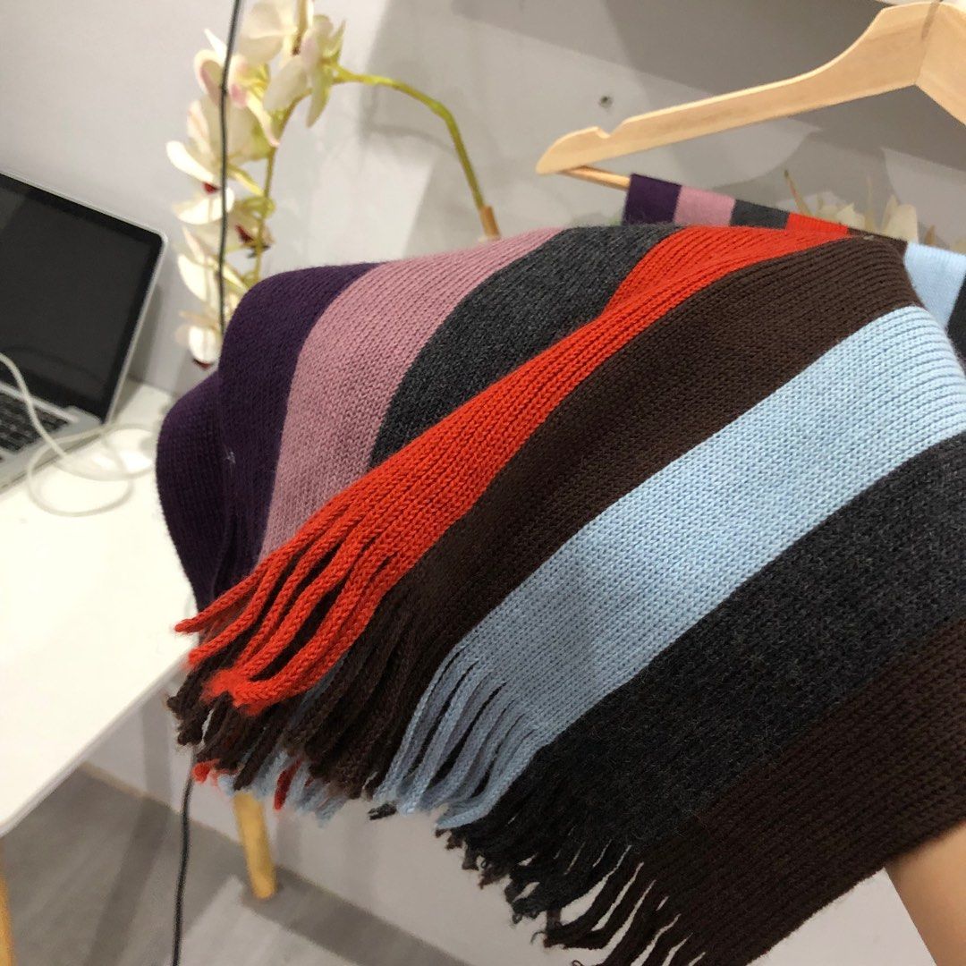 Paul smith scaft, Women's Fashion, Watches & Accessories, Scarves on ...