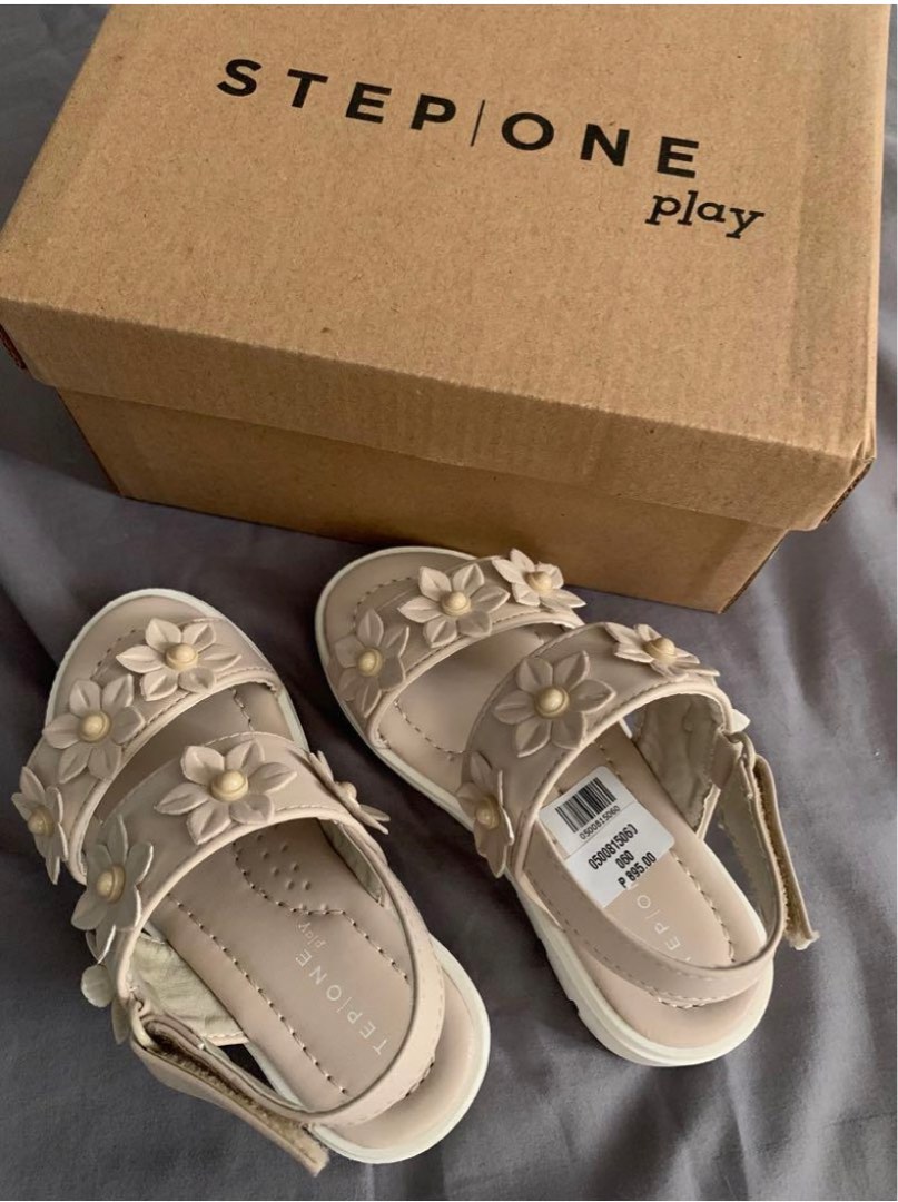 Payless Step One Sandals, Babies & Kids, Babies & Kids Fashion on Carousell